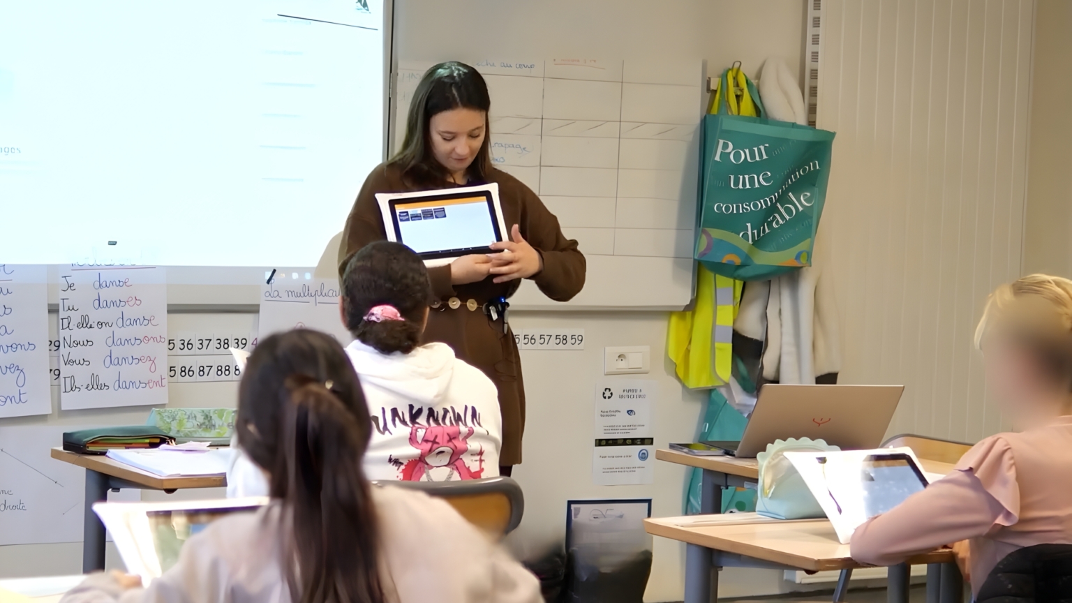 Ordinateurs UNOWHY - Le numérique éducatif au quotidien